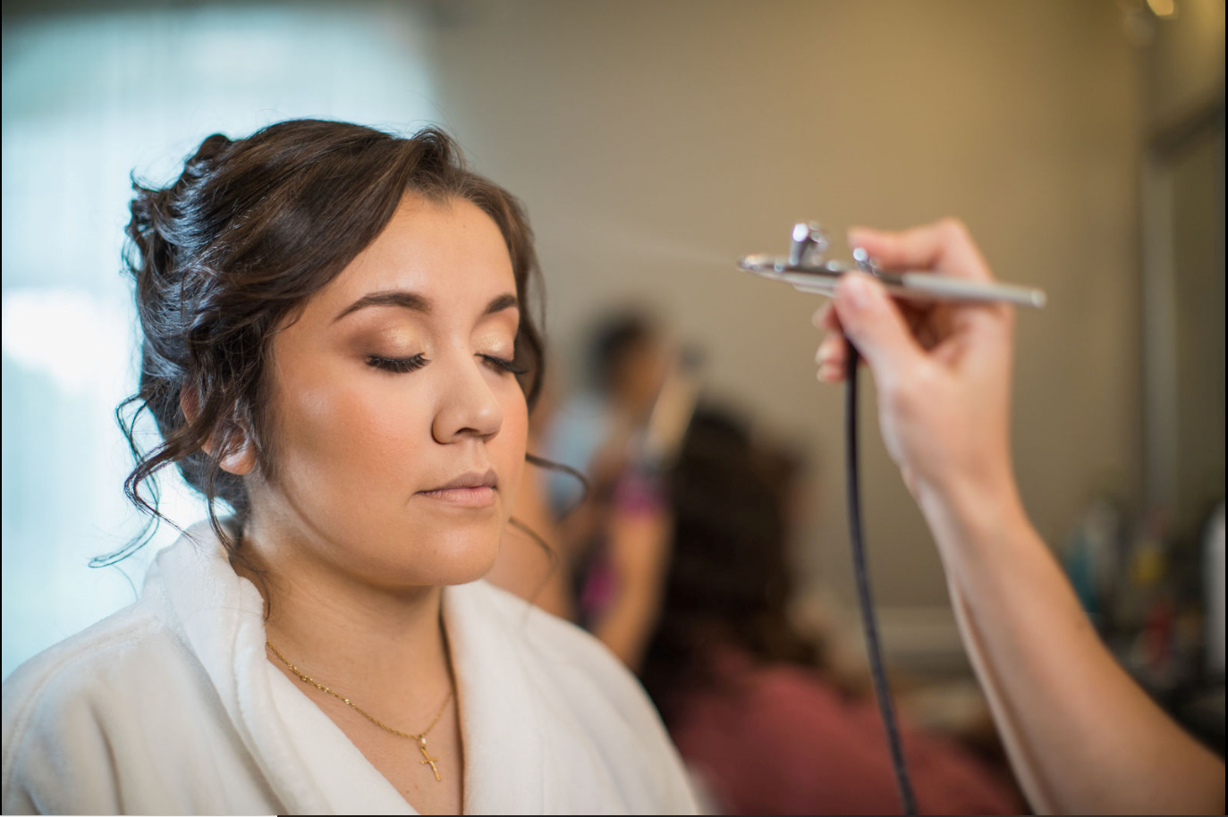 Why Choose Airbrush Makeup? - Polished Makeup & Hair